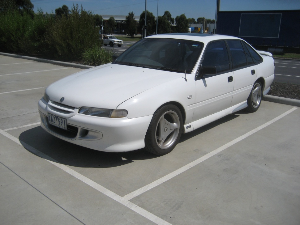 HSV Clubsport (VR, VS) 185i V8 (252 Hp) Automatic